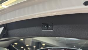 Balts Audi Q7 2020 Rīga, ar dzinēja tilpumu 3.00 L un nobraukumu 127 tūkst. km par 38990 €, foto 16 vietnē AUTOMOTO.COM.LV