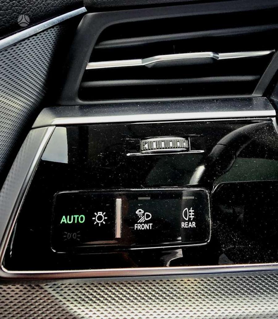 White Audi Q7 2020 in Taurage, with an engine capacity of 3.00 L and mileage of 252 thousand km for 30000 €, photo 22 on AUTOMOTO.COM.LV