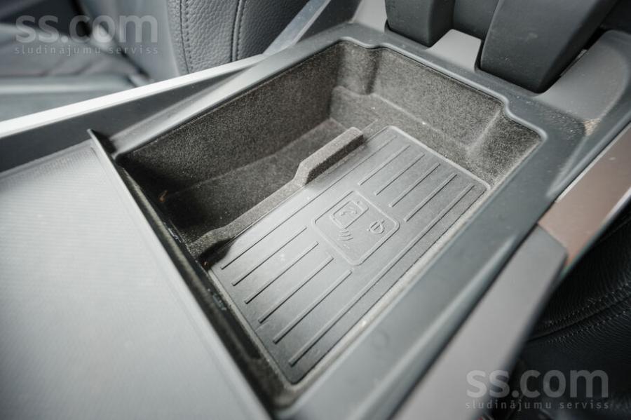 Balts Audi Q7 2021 Rīga, ar dzinēja tilpumu 3.00 L un nobraukumu 111 tūkst. km par 39500 €, foto 18 vietnē AUTOMOTO.COM.LV