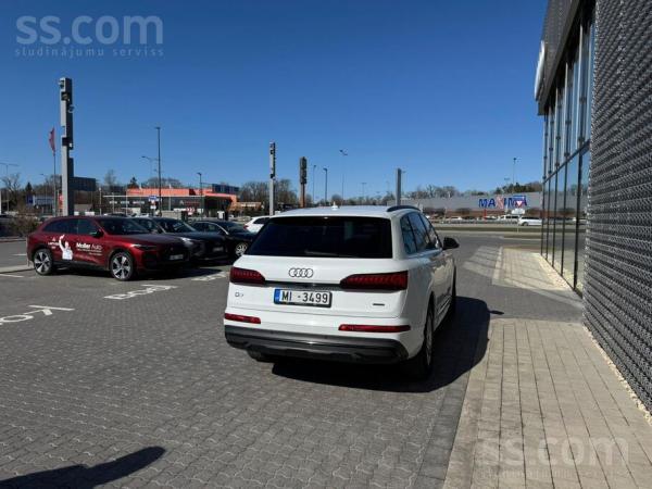 Balts Audi Q7 2021 Rīga, ar dzinēja tilpumu 3.00 L un nobraukumu 139 tūkst. km par 38900 €, foto 5 vietnē AUTOMOTO.COM.LV