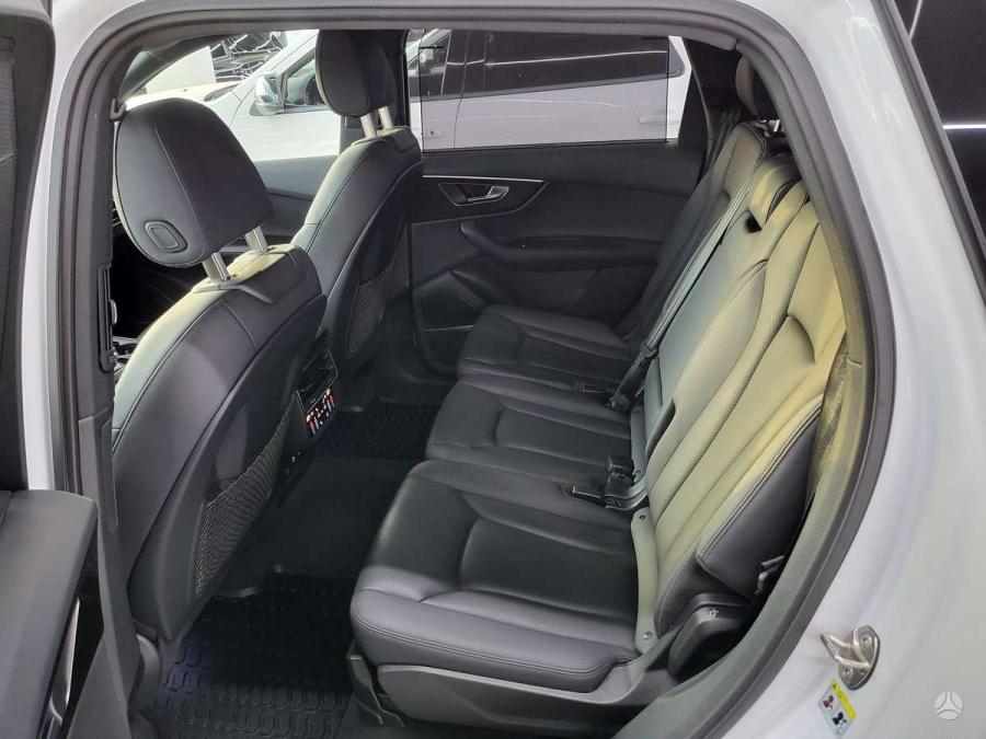 White Audi Q7 2021 in Siauliai, with an engine capacity of 3.00 L and mileage of 73 thousand km for 41450 €, photo 13 on AUTOMOTO.COM.LV
