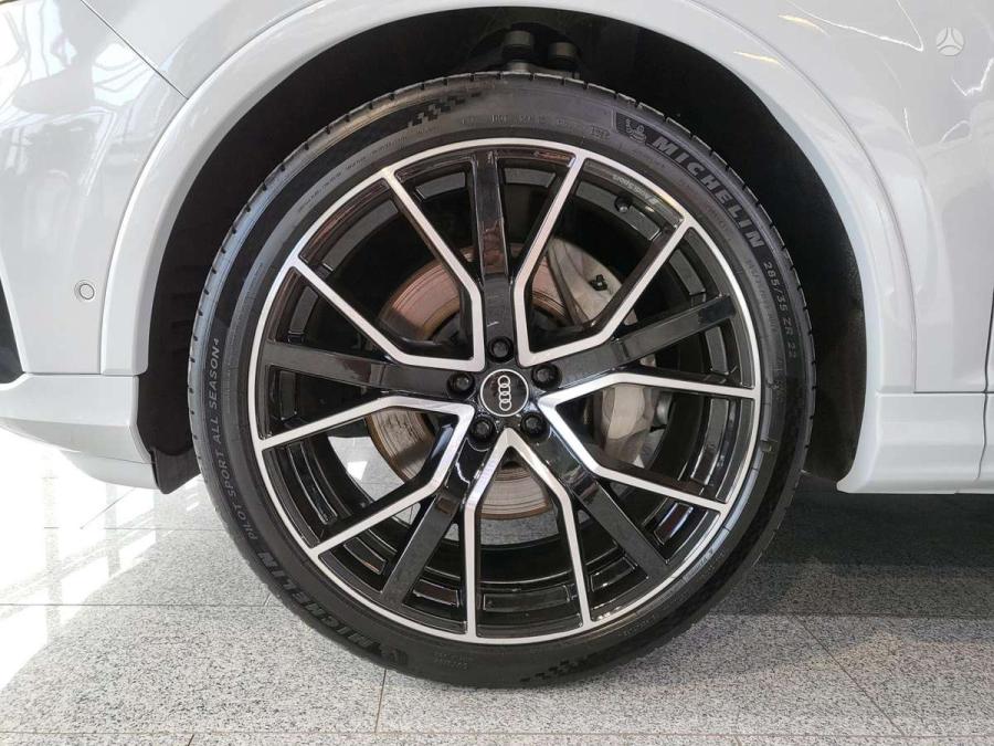 White Audi Q7 2021 in Siauliai, with an engine capacity of 3.00 L and mileage of 73 thousand km for 41450 €, photo 37 on AUTOMOTO.COM.LV