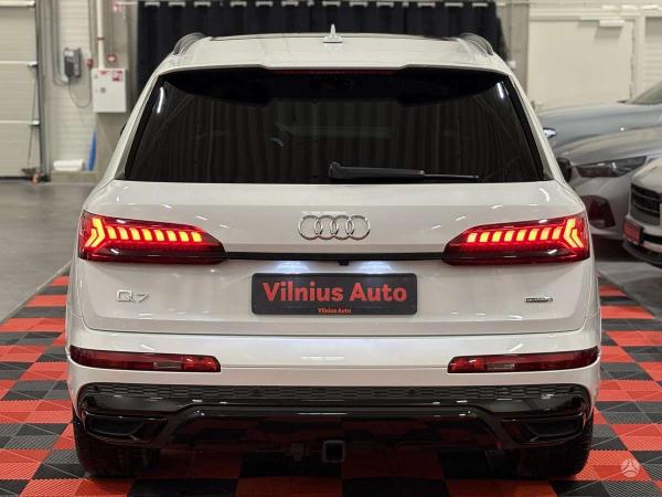 White Audi Q7 2021 in Vilnius, with an engine capacity of 3.00 L and mileage of 71 thousand km for 39000 €, photo 5 on AUTOMOTO.COM.LV