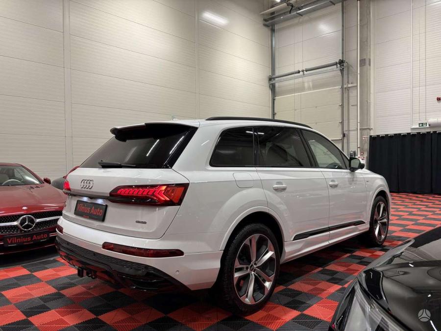 White Audi Q7 2021 in Vilnius, with an engine capacity of 3.00 L and mileage of 71 thousand km for 38500 €, photo 5 on AUTOMOTO.COM.LV