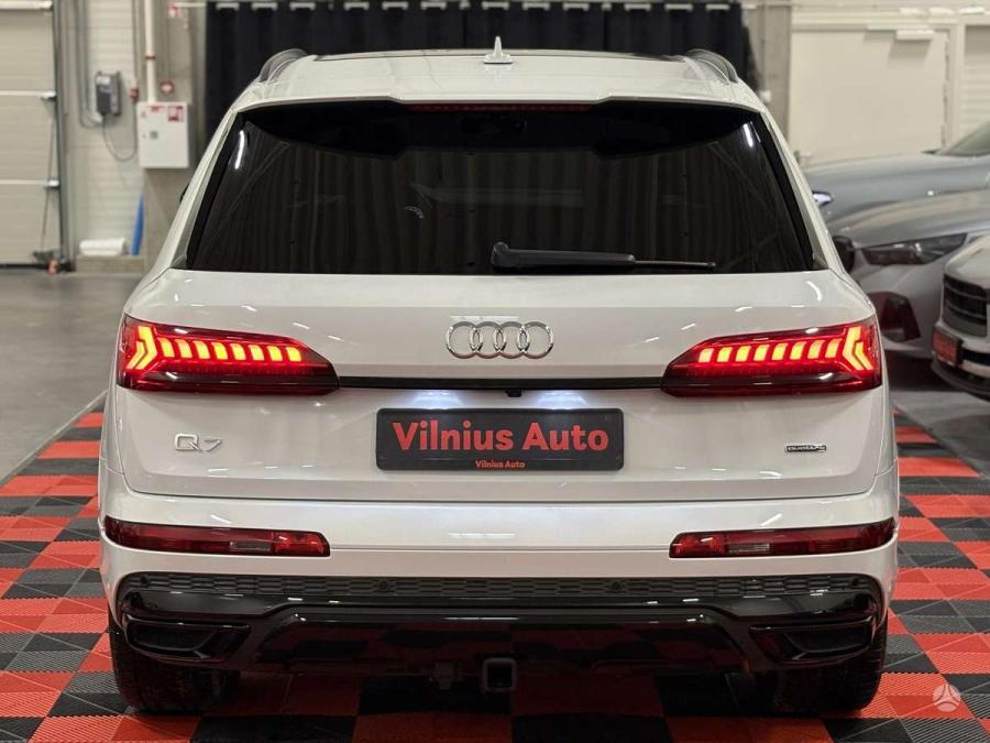 White Audi Q7 2021 in Vilnius, with an engine capacity of 3.00 L and mileage of 71 thousand km for 38500 €, photo 6 on AUTOMOTO.COM.LV