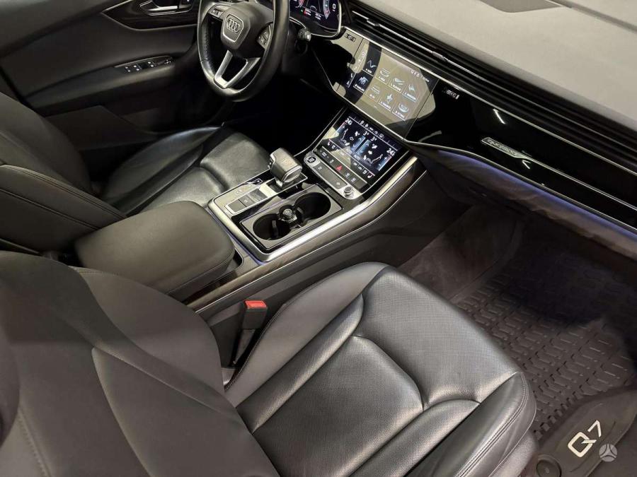White Audi Q7 2021 in Vilnius, with an engine capacity of 3.00 L and mileage of 71 thousand km for 38500 €, photo 18 on AUTOMOTO.COM.LV