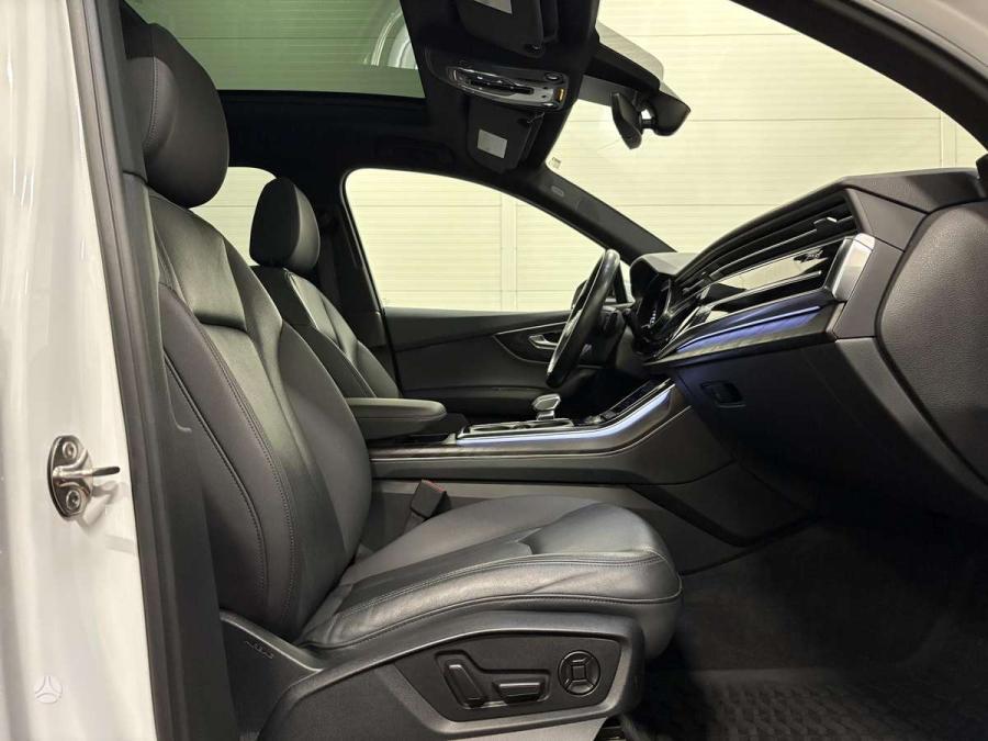 White Audi Q7 2021 in Vilnius, with an engine capacity of 3.00 L and mileage of 71 thousand km for 38500 €, photo 19 on AUTOMOTO.COM.LV