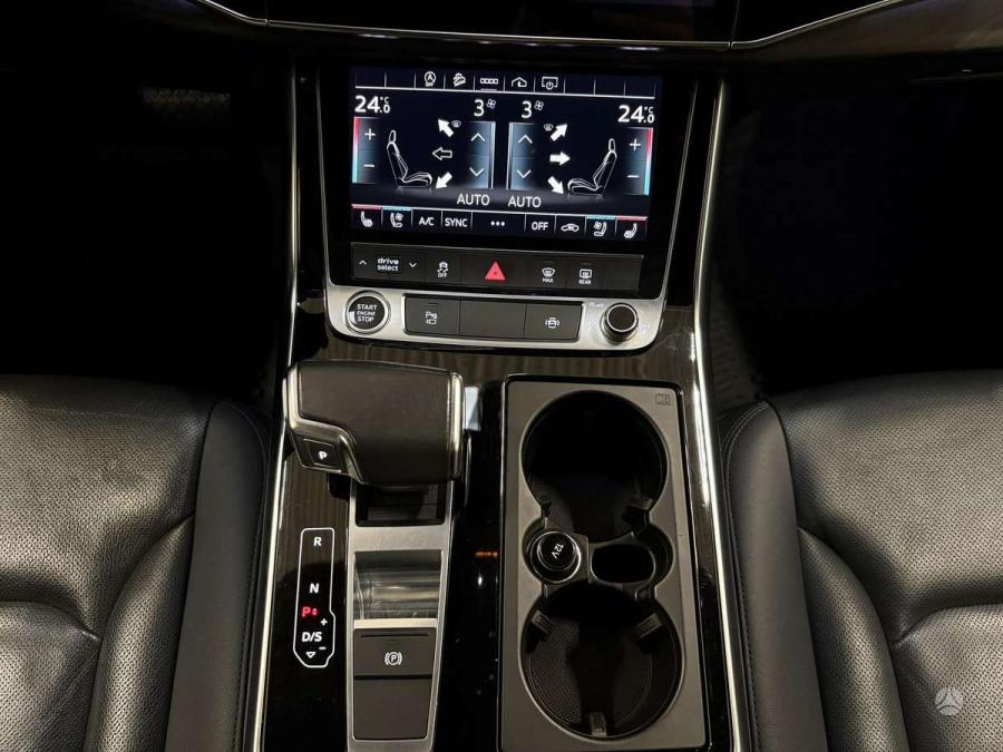 White Audi Q7 2021 in Vilnius, with an engine capacity of 3.00 L and mileage of 71 thousand km for 38500 €, photo 25 on AUTOMOTO.COM.LV