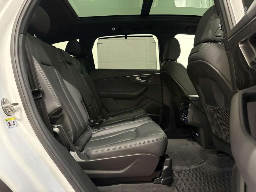White Audi Q7 2021 in Vilnius, with an engine capacity of 3.00 L and mileage of 71 thousand km for 38500 €, photo 32 on AUTOMOTO.COM.LV