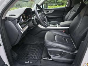 White Audi Q7 2021 in Utena, with an engine capacity of 3.00 L and mileage of 145 thousand km for 35500 €, photo 10 on AUTOMOTO.COM.LV