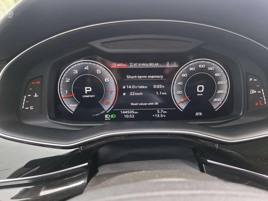 White Audi Q7 2021 in Jurbarkas, with an engine capacity of 3.00 L and mileage of 145 thousand km for 34000 €, photo 5 on AUTOMOTO.COM.LV