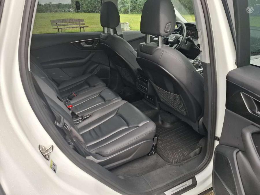 White Audi Q7 2021 in Jurbarkas, with an engine capacity of 3.00 L and mileage of 145 thousand km for 34000 €, photo 9 on AUTOMOTO.COM.LV