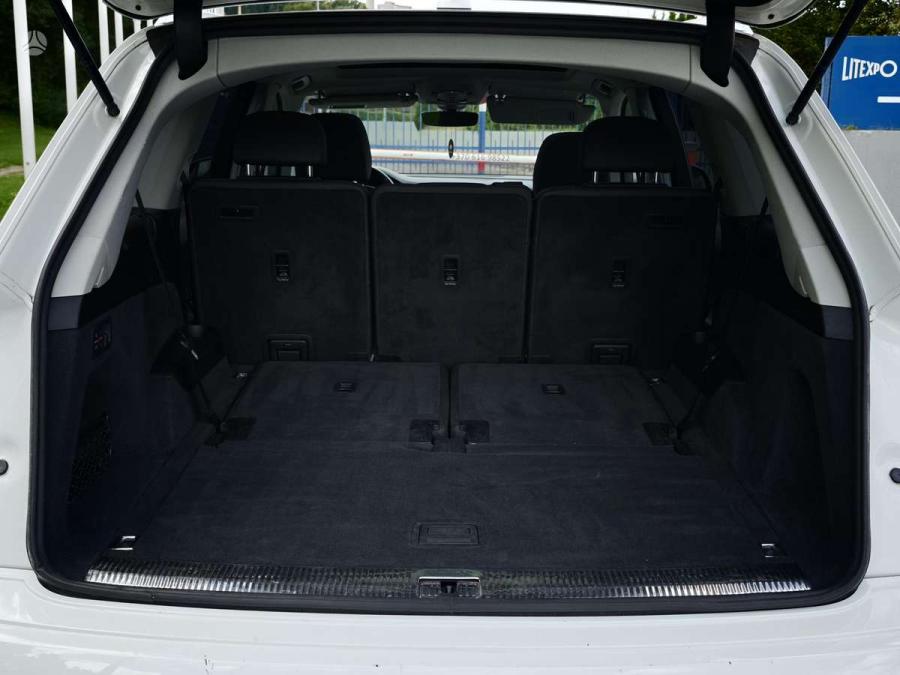 White Audi Q7 2021 in Vilnius, with an engine capacity of 3.00 L and mileage of 148 thousand km for 36000 €, photo 10 on AUTOMOTO.COM.LV