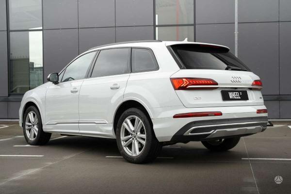 White Audi Q7 2022 in Vilnius, with an engine capacity of 2.97 L and mileage of 61 thousand km for 43500 €, photo 3 on AUTOMOTO.COM.LV