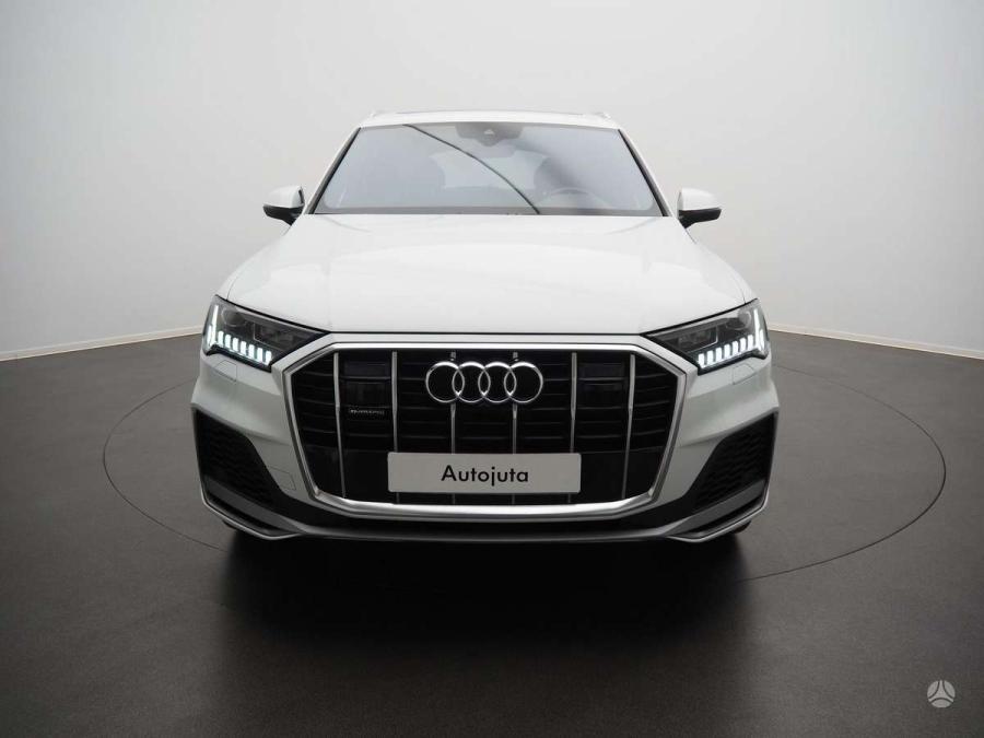 White Audi Q7 2022 in Vilnius, with an engine capacity of 3.00 L and mileage of 143 thousand km for 43900 €, photo 3 on AUTOMOTO.COM.LV