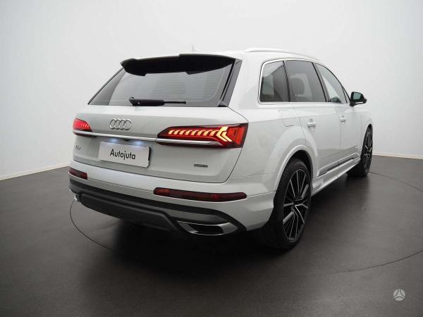 Balts Audi Q7 2022 Viļņa, ar dzinēja tilpumu 3.00 L un nobraukumu 143 tūkst. km par 43900 €, foto 4 vietnē AUTOMOTO.COM.LV