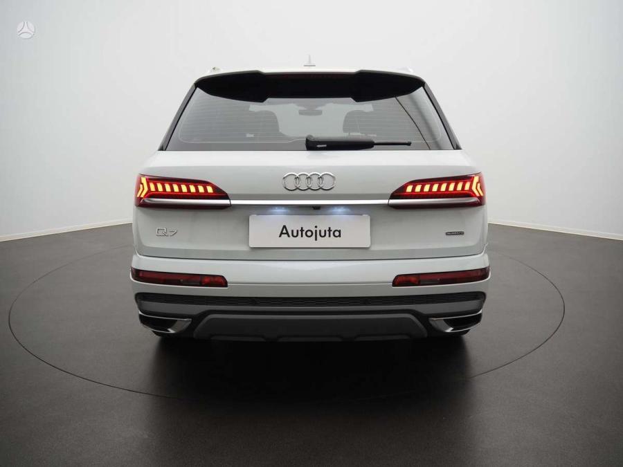 White Audi Q7 2022 in Vilnius, with an engine capacity of 3.00 L and mileage of 143 thousand km for 43900 €, photo 6 on AUTOMOTO.COM.LV