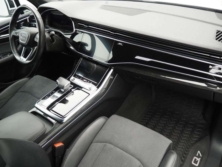 White Audi Q7 2022 in Vilnius, with an engine capacity of 3.00 L and mileage of 143 thousand km for 43900 €, photo 10 on AUTOMOTO.COM.LV