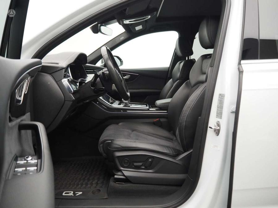 White Audi Q7 2022 in Vilnius, with an engine capacity of 3.00 L and mileage of 143 thousand km for 43900 €, photo 12 on AUTOMOTO.COM.LV
