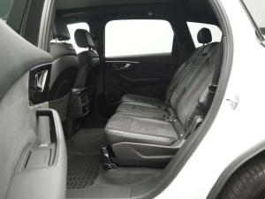 White Audi Q7 2022 in Vilnius, with an engine capacity of 3.00 L and mileage of 143 thousand km for 43900 €, photo 14 on AUTOMOTO.COM.LV