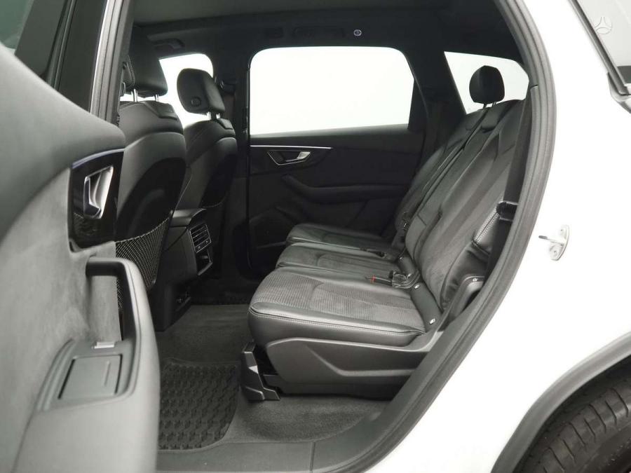 White Audi Q7 2022 in Vilnius, with an engine capacity of 3.00 L and mileage of 143 thousand km for 43900 €, photo 14 on AUTOMOTO.COM.LV