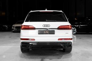 White Audi Q7 2023 in Riga, with an engine capacity of 2.97 L and mileage of 60 thousand km for 54400 €, photo 5 on AUTOMOTO.COM.LV