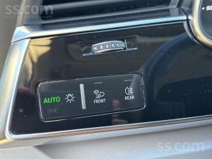 White Audi Q7 2023 in Riga, with an engine capacity of 3.00 L and mileage of 48 thousand km for 47000 €, photo 33 on AUTOMOTO.COM.LV