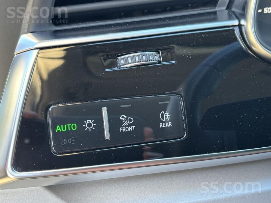White Audi Q7 2023 in Riga, with an engine capacity of 3.00 L and mileage of 48 thousand km for 47000 €, photo 33 on AUTOMOTO.COM.LV