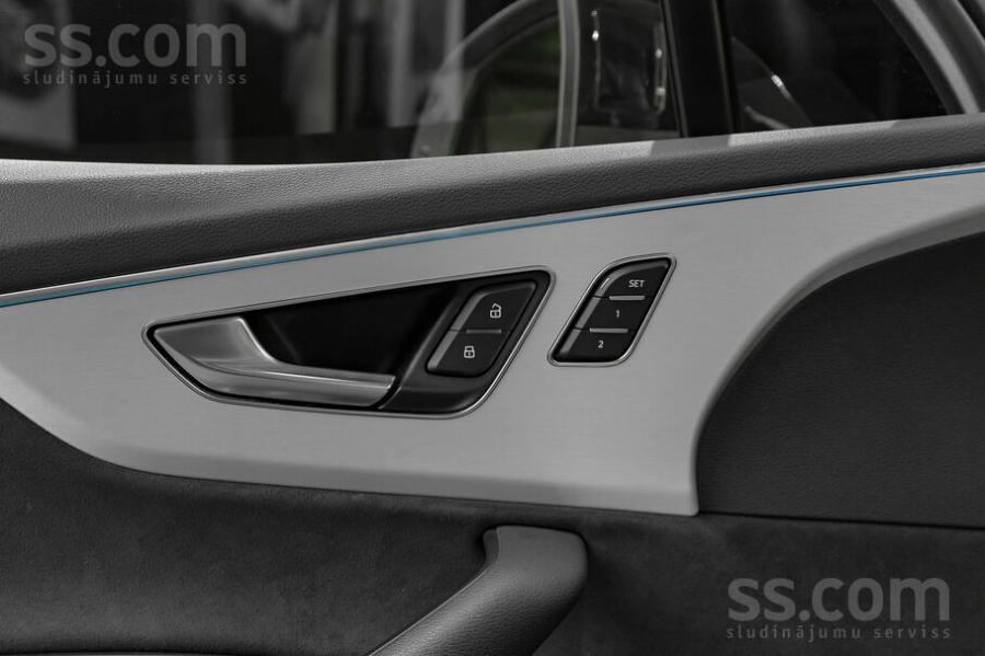 White Audi Q7 2023 in Riga, with an engine capacity of 3.00 L and mileage of 60 thousand km for 50000 €, photo 17 on AUTOMOTO.COM.LV