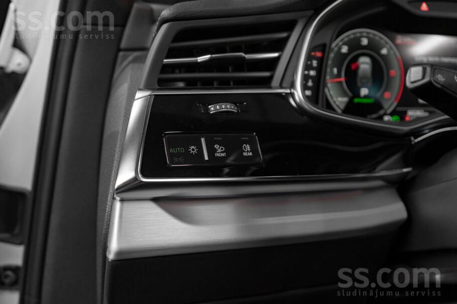 White Audi Q7 2023 in Riga, with an engine capacity of 3.00 L and mileage of 60 thousand km for 50000 €, photo 20 on AUTOMOTO.COM.LV