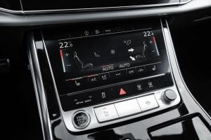 White Audi Q7 2023 in Marupe, with an engine capacity of 3.00 L and mileage of 117 thousand km for 43900 €, photo 29 on AUTOMOTO.COM.LV