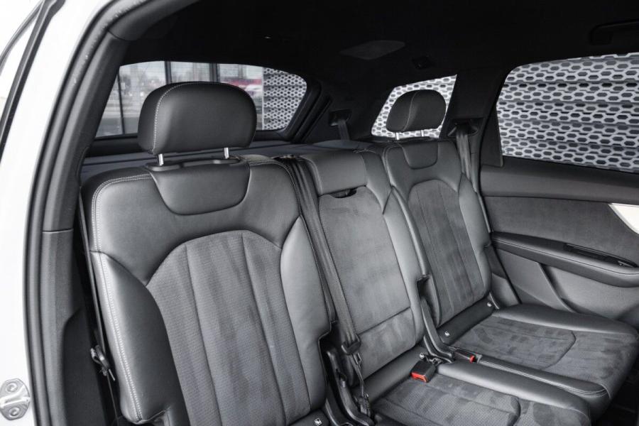 White Audi Q7 2023 in Marupe, with an engine capacity of 3.00 L and mileage of 117 thousand km for 43900 €, photo 31 on AUTOMOTO.COM.LV
