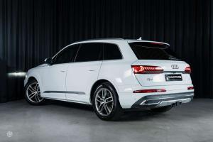 Balts Audi Q7 2023 Viļņa, ar dzinēja tilpumu 3.00 L un nobraukumu 3 tūkst. km par 48999 €, foto 7 vietnē AUTOMOTO.COM.LV
