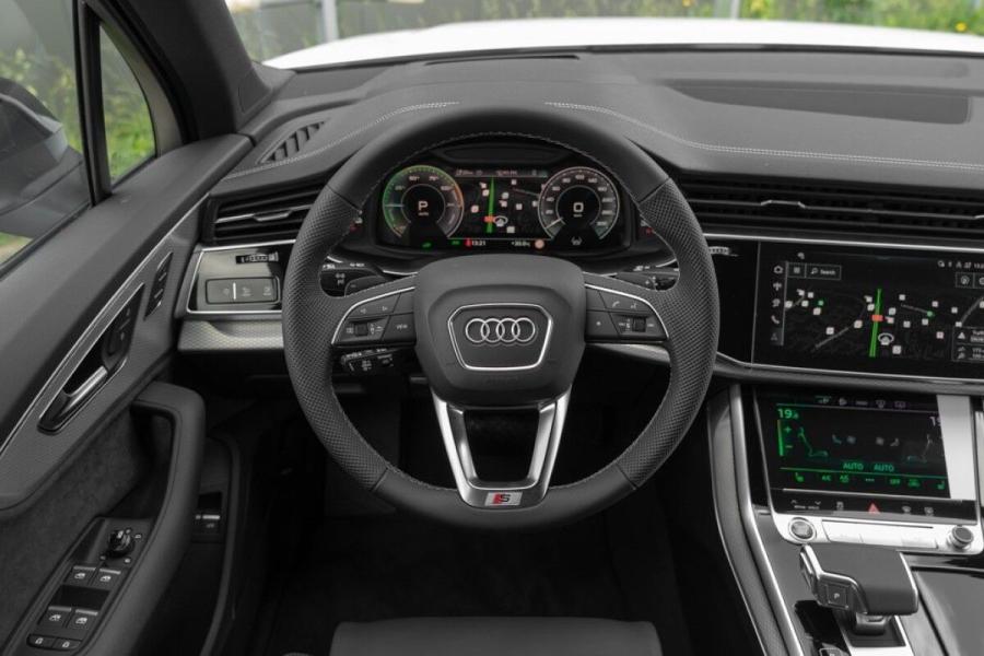 White Audi Q7 2026 in Vilnius, with an engine capacity of 3.00 L and mileage of 1000 thousand km for 84900 €, photo 24 on AUTOMOTO.COM.LV