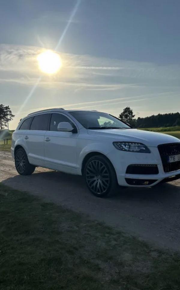 White Audi Q7 2006 in Parnu, with an engine capacity of 3.00 L and mileage of 444 thousand km for 5500 €, photo 3 on AUTOMOTO.COM.LV