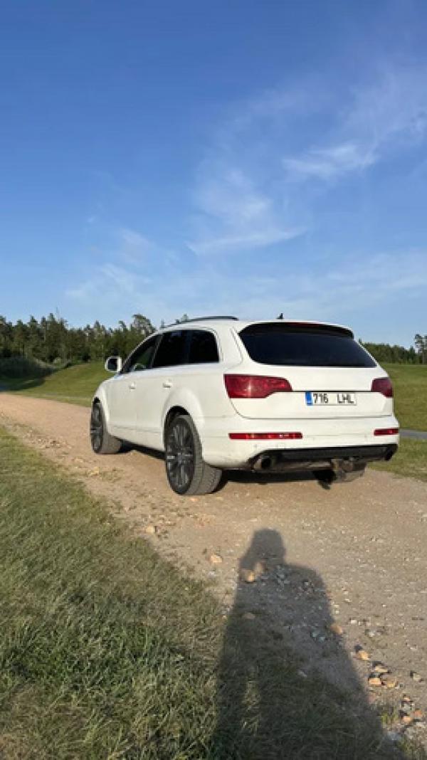 White Audi Q7 2006 in Parnu, with an engine capacity of 3.00 L and mileage of 444 thousand km for 5500 €, photo 4 on AUTOMOTO.COM.LV