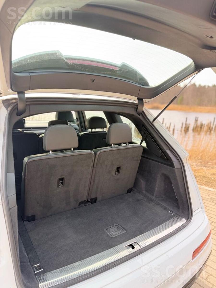 White Audi Q7 2016 in Riga, with an engine capacity of 3.00 L and mileage of 318 thousand km for 20300 €, photo 13 on AUTOMOTO.COM.LV