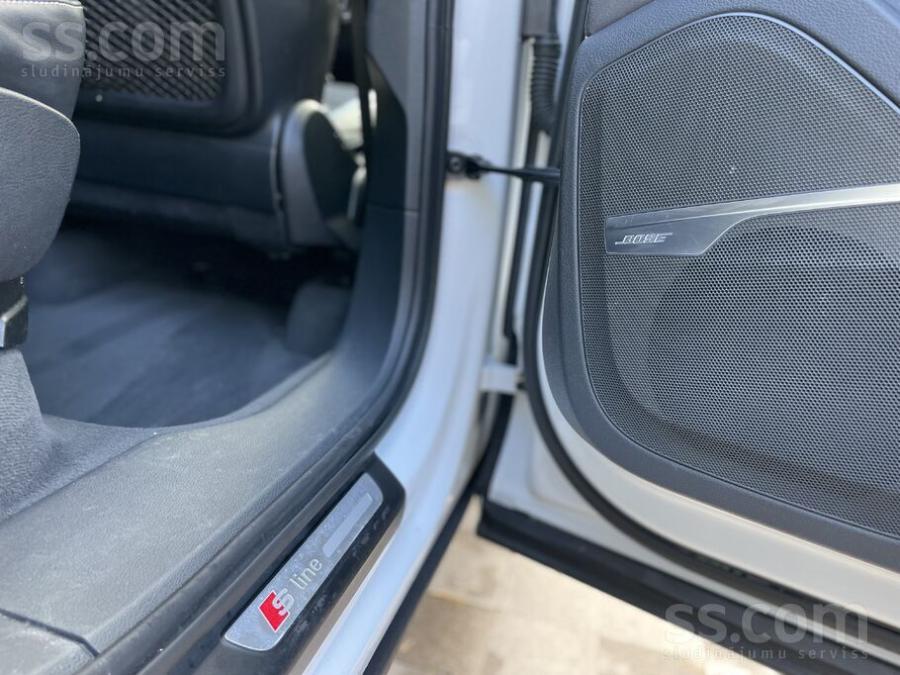 White Audi Q7 2016 in Riga, with an engine capacity of 3.00 L and mileage of 318 thousand km for 20300 €, photo 17 on AUTOMOTO.COM.LV