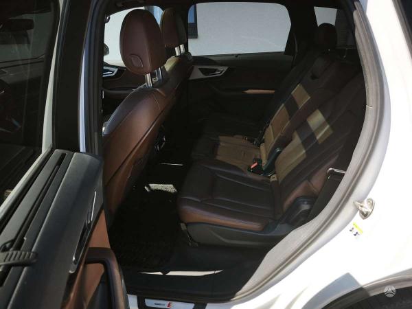 White Audi Q7 2017 in Klaipeda, with an engine capacity of 3.00 L and mileage of 173 thousand km for 21500 €, photo 8 on AUTOMOTO.COM.LV