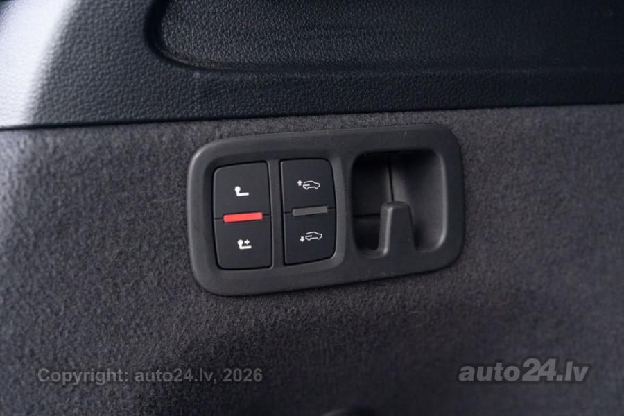 Balts Audi Q7 2018 Tallina, ar dzinēja tilpumu 3.00 L un nobraukumu 189 tūkst. km par 31890 €, foto 18 vietnē AUTOMOTO.COM.LV