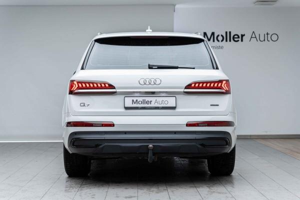 Balts Audi Q7 2020 Peetri, ar dzinēja tilpumu 3.00 L un nobraukumu 134 tūkst. km par 42750 €, foto 6 vietnē AUTOMOTO.COM.LV