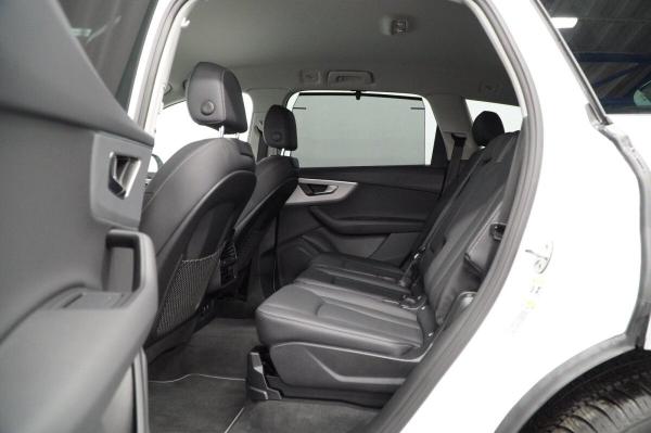 Balts Audi Q7 2025 Tallina, ar dzinēja tilpumu 3.00 L un nobraukumu 20 tūkst. km par 72900 €, foto 9 vietnē AUTOMOTO.COM.LV