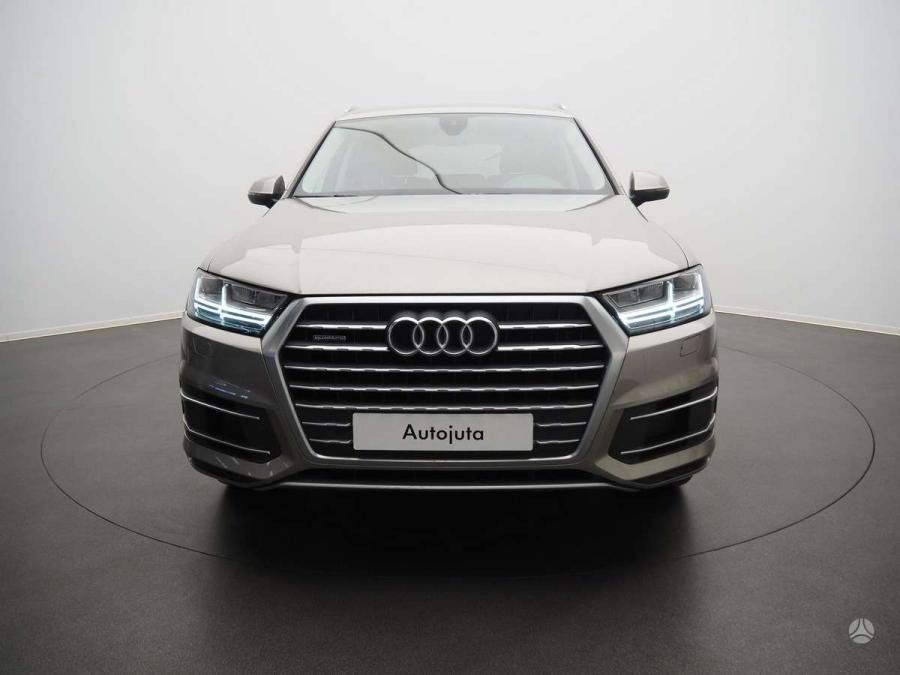 Yellow Audi Q7 2017 in Vilnius, with an engine capacity of 2.97 L and mileage of 160 thousand km for 26800 €, photo 3 on AUTOMOTO.COM.LV