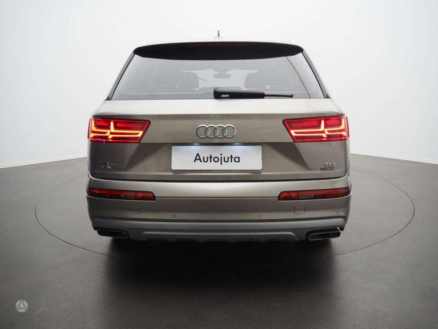 Yellow Audi Q7 2017 in Vilnius, with an engine capacity of 2.97 L and mileage of 160 thousand km for 26800 €, photo 6 on AUTOMOTO.COM.LV