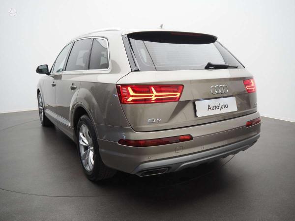 Yellow Audi Q7 2017 in Vilnius, with an engine capacity of 2.97 L and mileage of 160 thousand km for 26800 €, photo 7 on AUTOMOTO.COM.LV
