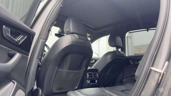 Dzeltens Audi Q7 2018 Šauļi, ar dzinēja tilpumu 3.00 L un nobraukumu 256 tūkst. km par 13900 €, foto 5 vietnē AUTOMOTO.COM.LV