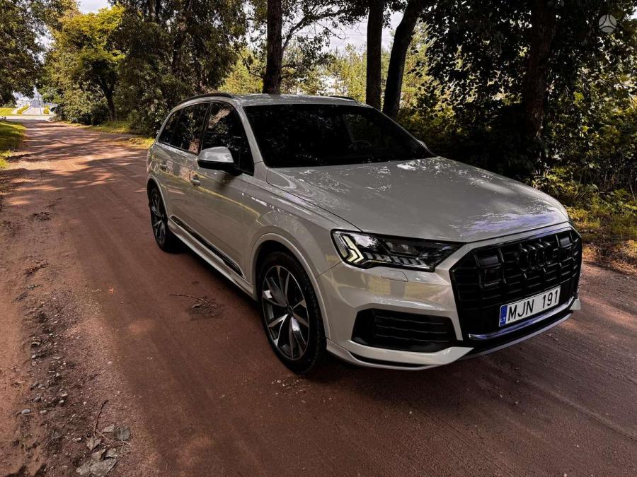 Yellow Audi Q7 2022 in Vilnius, with an engine capacity of 3.00 L and mileage of 68 thousand km for 52500 €, photo 1 on AUTOMOTO.COM.LV