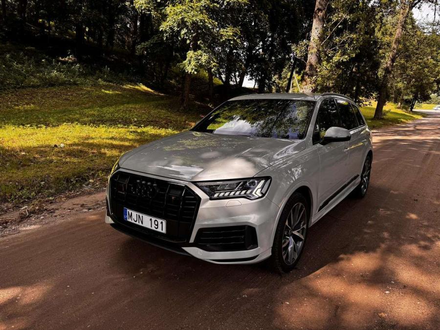 Yellow Audi Q7 2022 in Vilnius, with an engine capacity of 3.00 L and mileage of 68 thousand km for 52500 €, photo 3 on AUTOMOTO.COM.LV
