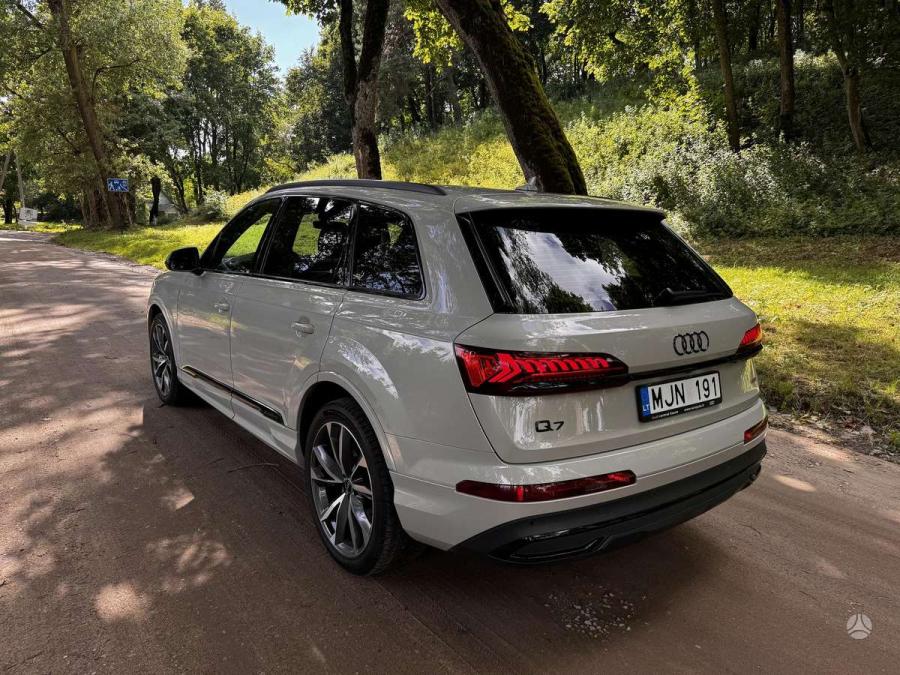 Yellow Audi Q7 2022 in Vilnius, with an engine capacity of 3.00 L and mileage of 68 thousand km for 52500 €, photo 5 on AUTOMOTO.COM.LV