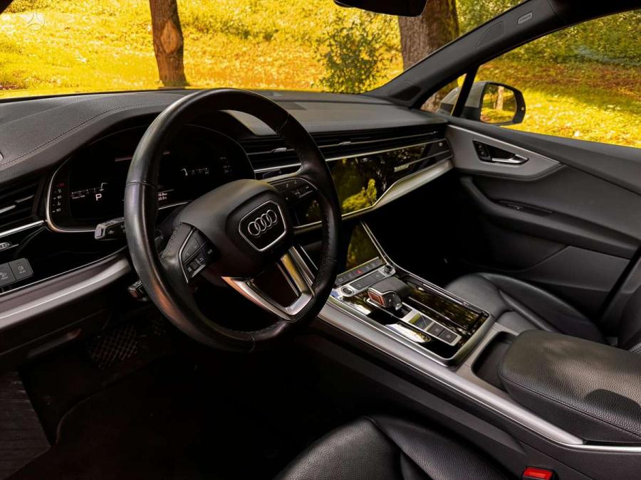 Yellow Audi Q7 2022 in Vilnius, with an engine capacity of 3.00 L and mileage of 68 thousand km for 52500 €, photo 16 on AUTOMOTO.COM.LV